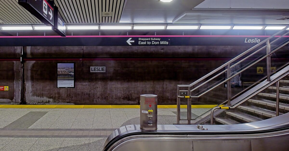 Leslie station | TTC Mapper